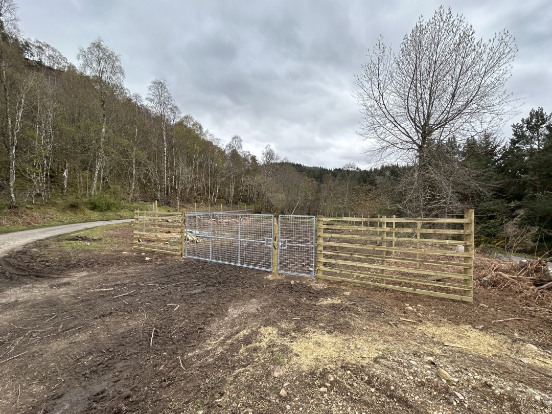 New fencing at Inverfarigaig! | 23 April 2024 | Stratherrick & Foyers ...